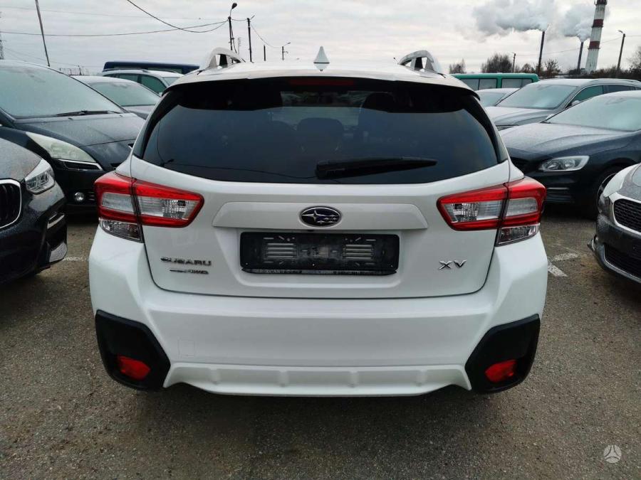 White Subaru XV 2019 in Panevezys, with an engine capacity of 1.60 L and mileage of 188 thousand km for 11800 €, photo 5 on AUTOMOTO.COM.LV