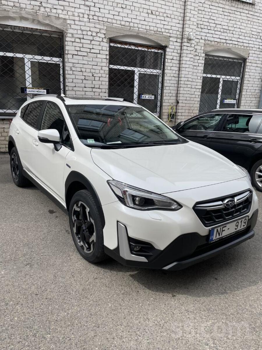 White Subaru XV 2022 in Riga, with an engine capacity of 2.00 L and mileage of 35 thousand km for 23900 €, photo 1 on AUTOMOTO.COM.LV