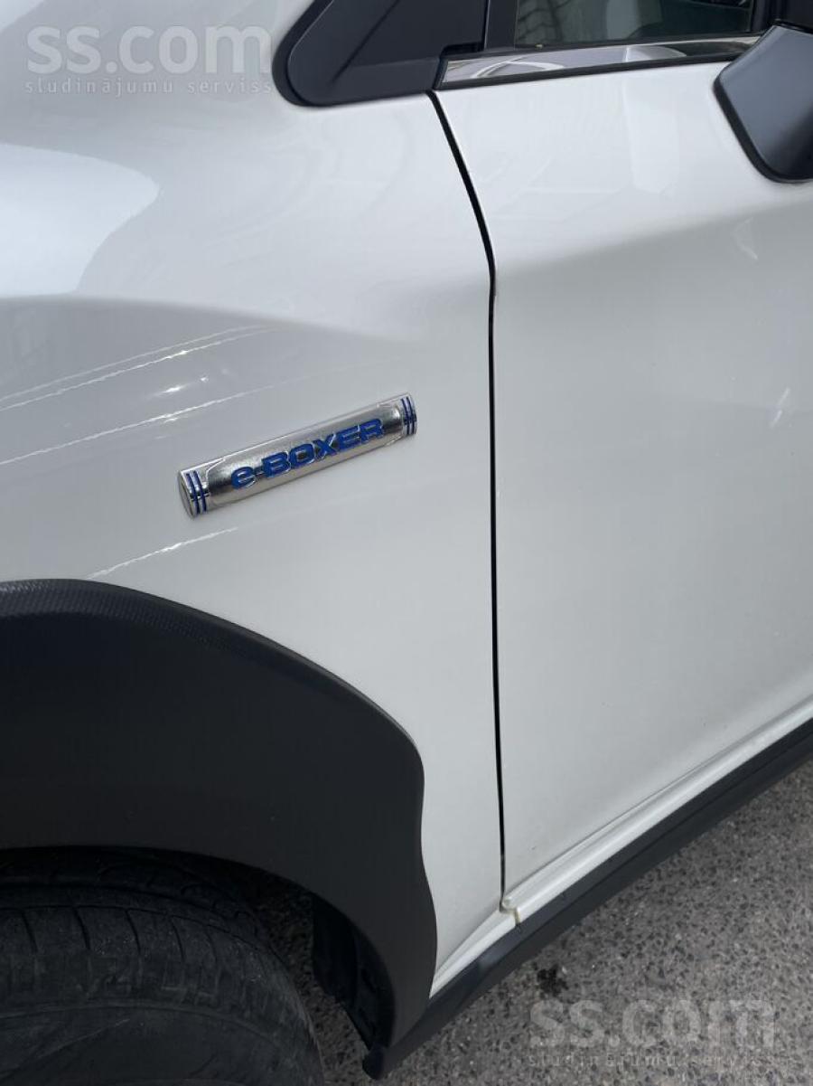 White Subaru XV 2022 in Riga, with an engine capacity of 2.00 L and mileage of 35 thousand km for 23900 €, photo 12 on AUTOMOTO.COM.LV