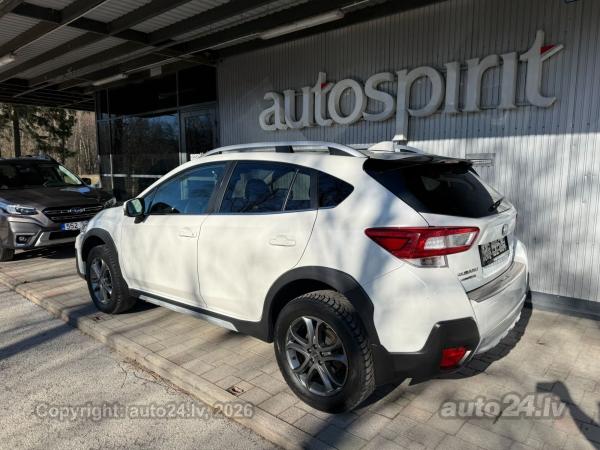White Subaru XV 2018 in Tallinn, with an engine capacity of 2.00 L and mileage of 175 thousand km for 14990 €, photo 3 on AUTOMOTO.COM.LV