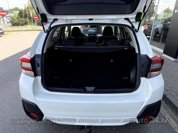 White Subaru XV 2021 in Tallinn, with an engine capacity of 1.60 L and mileage of 40 thousand km for 19900 €, photo 6 on AUTOMOTO.COM.LV