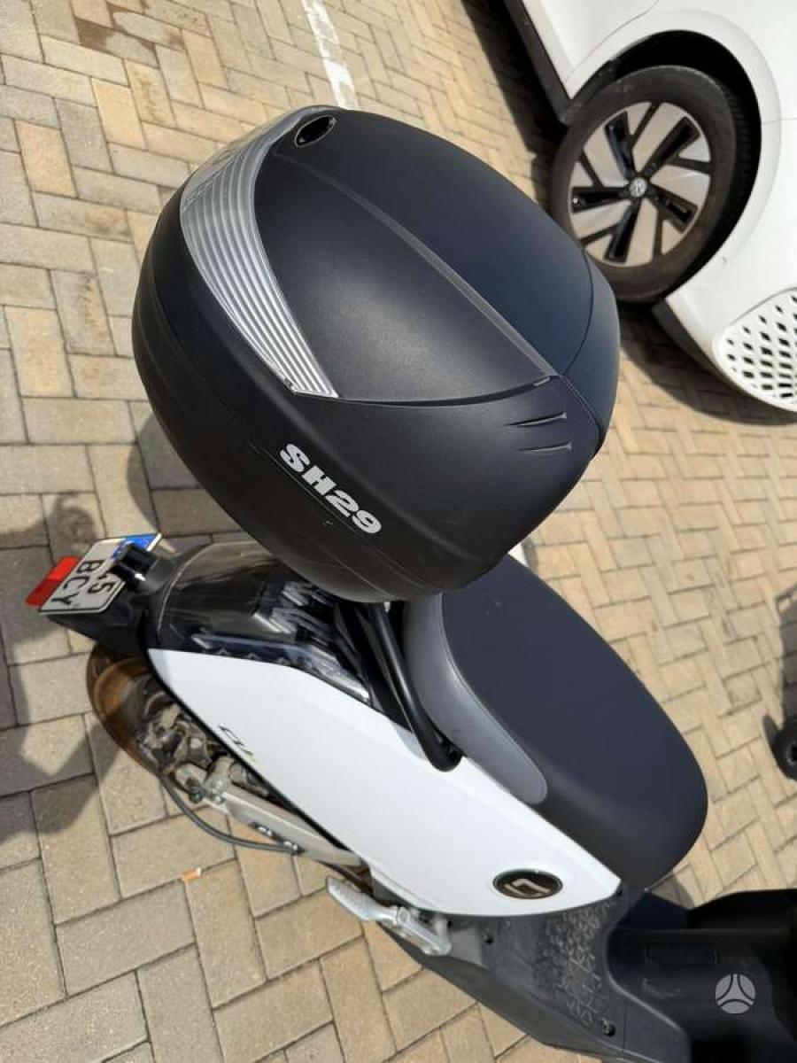 White Super SOCO CUx 2022 in Kaunas, with an engine capacity of 0.00 L and mileage of 1 thousand km for 1280 €, photo 7 on AUTOMOTO.COM.LV