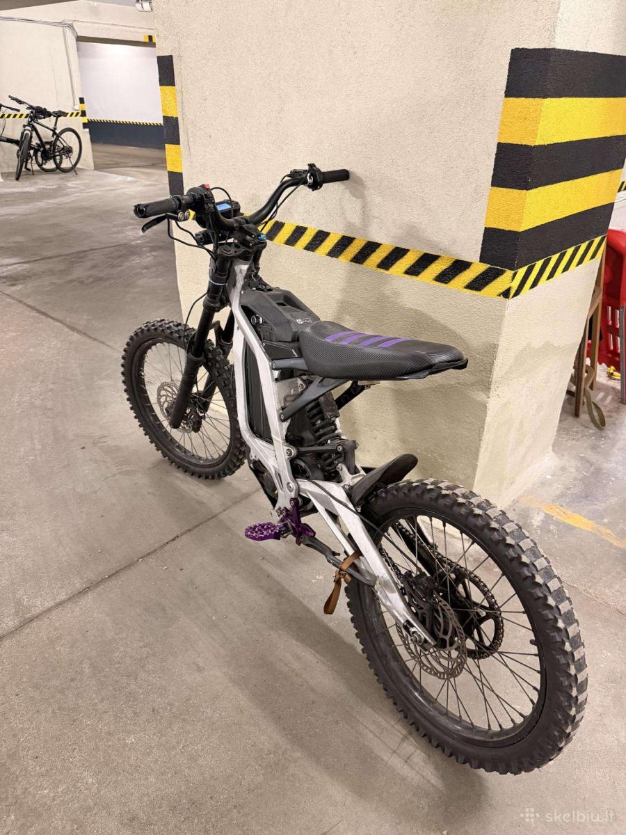 Melns Sur-Ron Light bee X 2021 Viļņa, ar dzinēja tilpumu 0.00 L un nobraukumu 5 tūkst. km par 2200 €, foto 4 vietnē AUTOMOTO.COM.LV