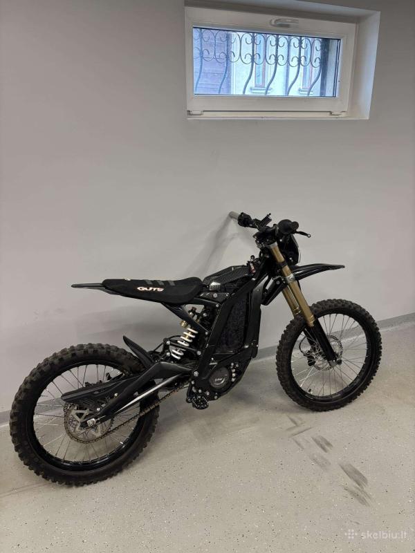 Melns Sur-Ron Light bee X 2025 Viļņa, ar dzinēja tilpumu 0.00 L un nobraukumu 2 tūkst. km par 3998 €, foto 1 vietnē AUTOMOTO.COM.LV