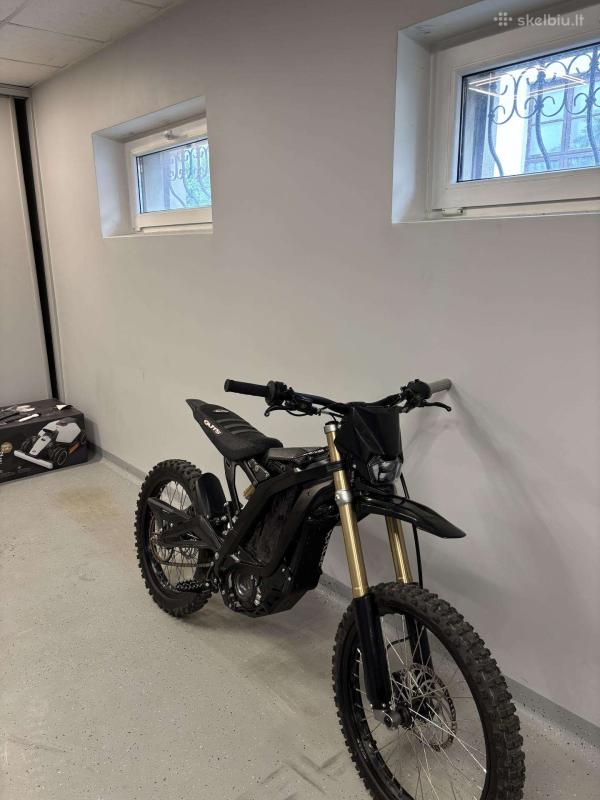 Melns Sur-Ron Light bee X 2025 Viļņa, ar dzinēja tilpumu 0.00 L un nobraukumu 2 tūkst. km par 3998 €, foto 2 vietnē AUTOMOTO.COM.LV