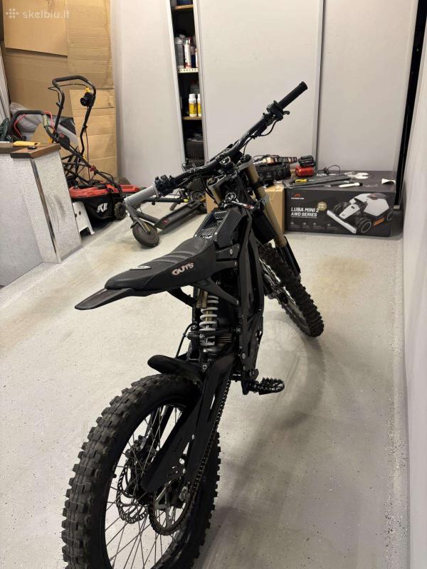 Melns Sur-Ron Light bee X 2025 Viļņa, ar dzinēja tilpumu 0.00 L un nobraukumu 2 tūkst. km par 3998 €, foto 3 vietnē AUTOMOTO.COM.LV