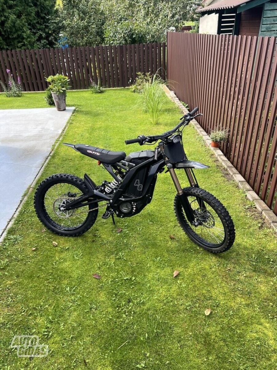 Melns Sur-Ron Light bee X 2025 Viļņa, ar dzinēja tilpumu 0.00 L un nobraukumu 4 tūkst. km par 3190 €, foto 1 vietnē AUTOMOTO.COM.LV