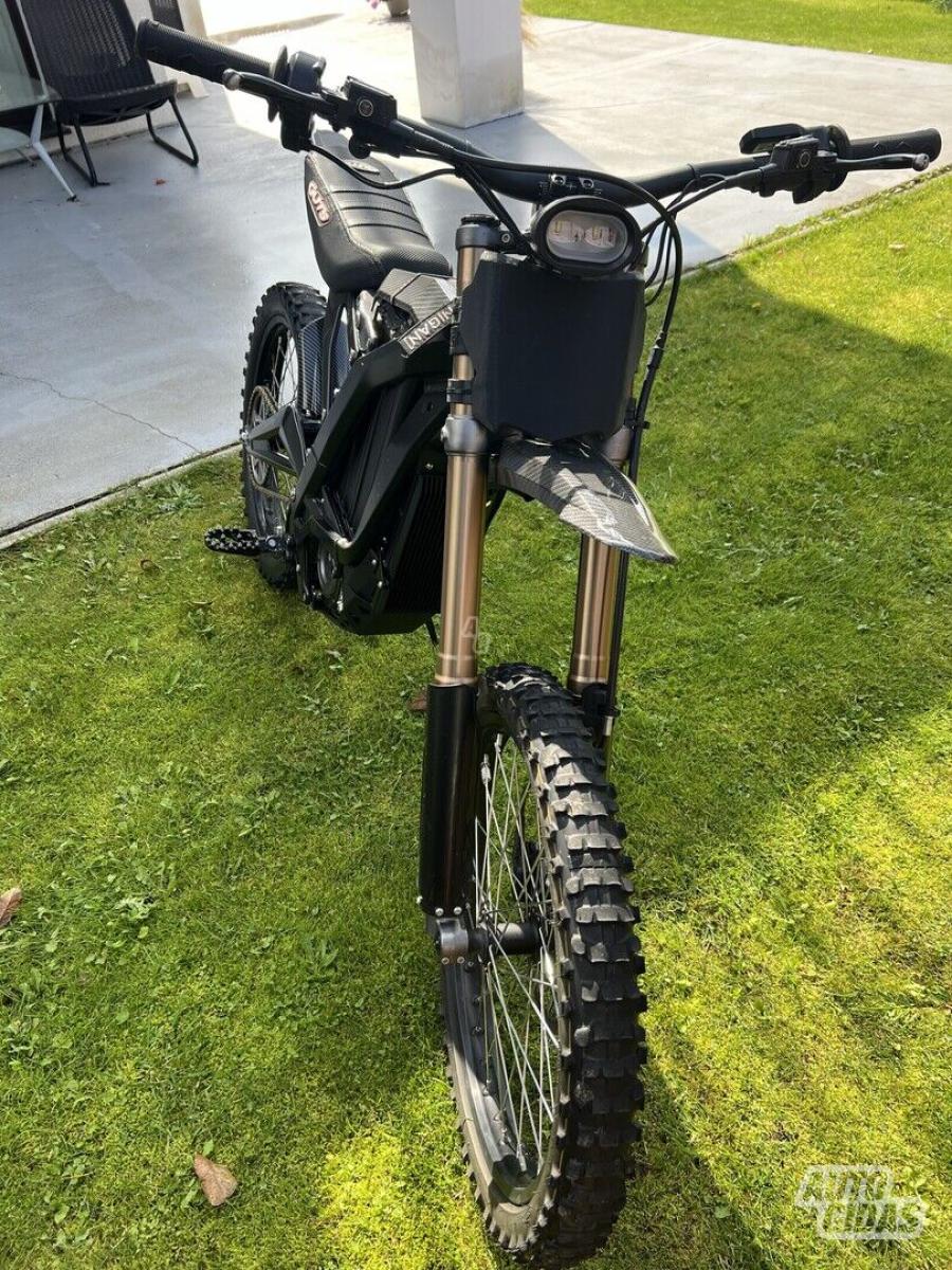 Melns Sur-Ron Light bee X 2025 Viļņa, ar dzinēja tilpumu 0.00 L un nobraukumu 4 tūkst. km par 3190 €, foto 8 vietnē AUTOMOTO.COM.LV