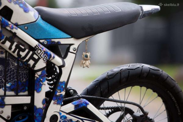 Melns Sur-Ron Light bee X 2026 Viļņa, ar dzinēja tilpumu 0.00 L un nobraukumu 0 tūkst. km par 3200 €, foto 4 vietnē AUTOMOTO.COM.LV