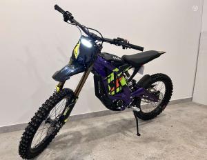 Violets Sur-Ron Light bee X 2025 Viļņa, ar dzinēja tilpumu 0.00 L un nobraukumu 3 tūkst. km par 3800 €, foto  vietnē AUTOMOTO.COM.LV