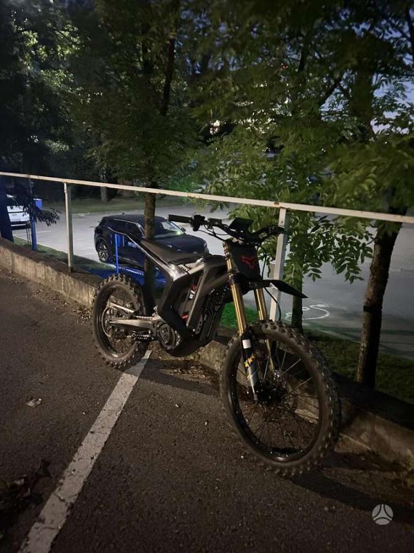 Melns Sur-Ron Ultra bee 2026 Viļņa, ar dzinēja tilpumu 0.00 L un nobraukumu 0 tūkst. km par 4950 €, foto 3 vietnē AUTOMOTO.COM.LV