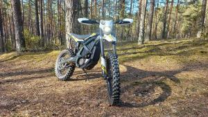 Sur-Ron Ultra bee 2023 в Друскининкай, объемом двигателя 0.00 л и пробегом 2 тыс. км за 4200 €, фото  на AUTOMOTO.COM.LV