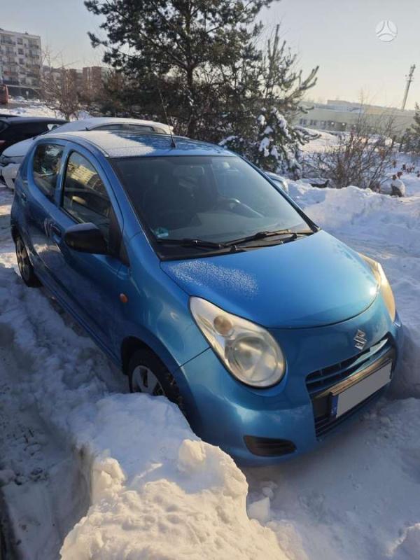Zils Suzuki Alto 2010 Viļņa, ar dzinēja tilpumu 1.00 L un nobraukumu 170 tūkst. km par 1750 €, foto 1 vietnē AUTOMOTO.COM.LV