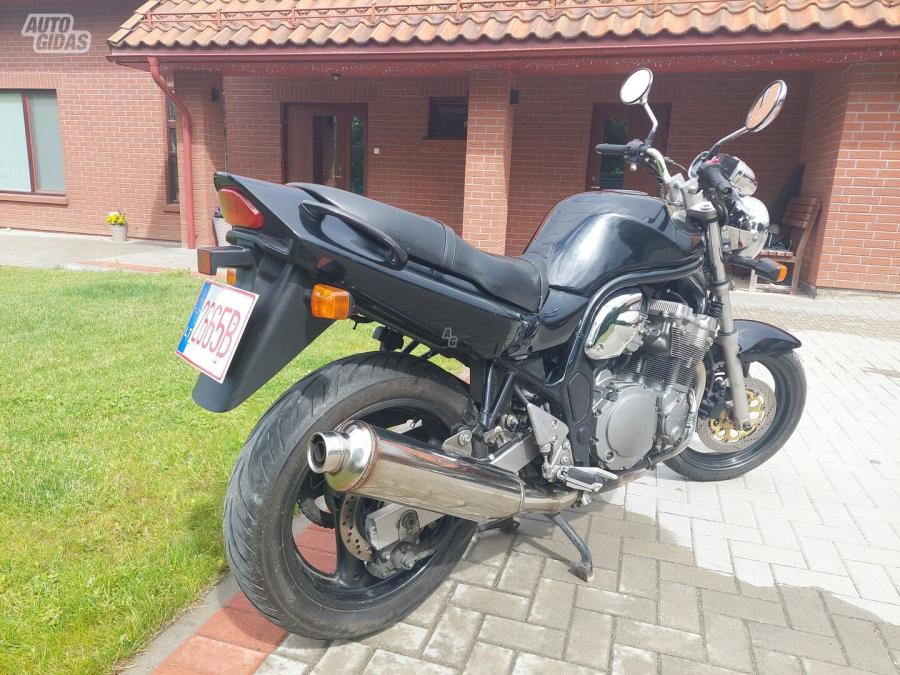 Black Suzuki Bandit 1998 in Klaipeda, with an engine capacity of 0.60 L and mileage of 765 thousand km for 1350 €, photo 6 on AUTOMOTO.COM.LV