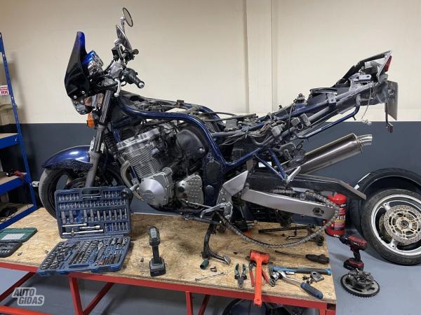Zils Suzuki Bandit 2000 Panevēža, ar dzinēja tilpumu 0.60 L un nobraukumu 0 tūkst. km par 1550 €, foto 2 vietnē AUTOMOTO.COM.LV