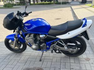 Zils Suzuki Bandit 2004 Tauragė, ar dzinēja tilpumu 0.60 L un nobraukumu 20 tūkst. km par 1900 €, foto 5 vietnē AUTOMOTO.COM.LV