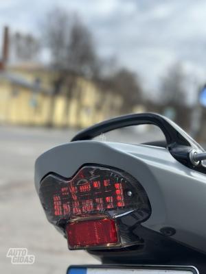 Pelēks Suzuki Bandit 2002 Kauņa, ar dzinēja tilpumu 0.60 L un nobraukumu 43 tūkst. km par 2000 €, foto 3 vietnē AUTOMOTO.COM.LV