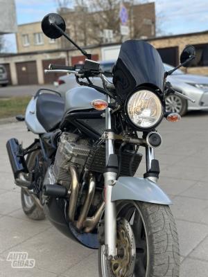 Pelēks Suzuki Bandit 2002 Kauņa, ar dzinēja tilpumu 0.60 L un nobraukumu 43 tūkst. km par 2000 €, foto 4 vietnē AUTOMOTO.COM.LV
