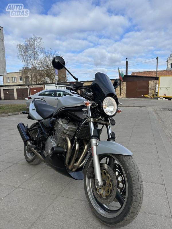 Pelēks Suzuki Bandit 2002 Kauņa, ar dzinēja tilpumu 0.60 L un nobraukumu 43 tūkst. km par 2000 €, foto 4 vietnē AUTOMOTO.COM.LV