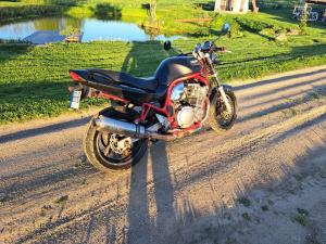 Suzuki Bandit 1998 in Raseiniai, with an engine capacity of 0.60 L and mileage of 0 thousand km for 1300 €, photo 3 on AUTOMOTO.COM.LV