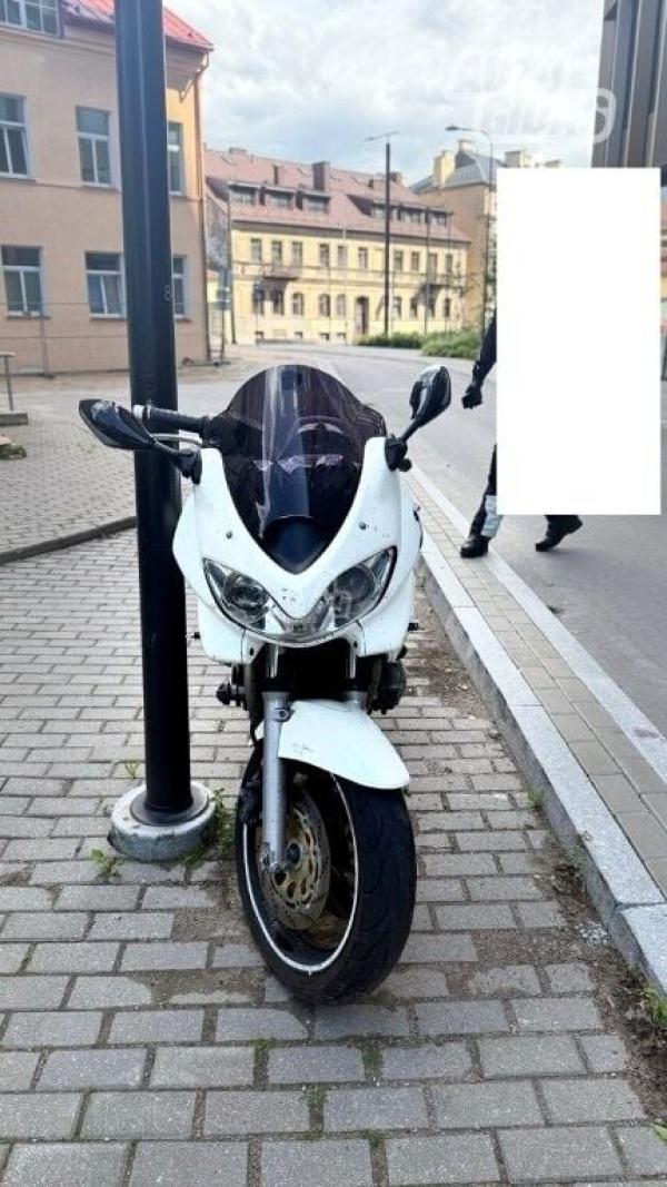 Suzuki Bandit 2003 Utena, ar dzinēja tilpumu 0.60 L un nobraukumu 0 tūkst. km par 750 €, foto 2 vietnē AUTOMOTO.COM.LV