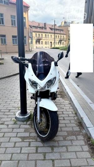 Suzuki Bandit 2003 Utena, ar dzinēja tilpumu 0.60 L un nobraukumu 0 tūkst. km par 750 €, foto 3 vietnē AUTOMOTO.COM.LV