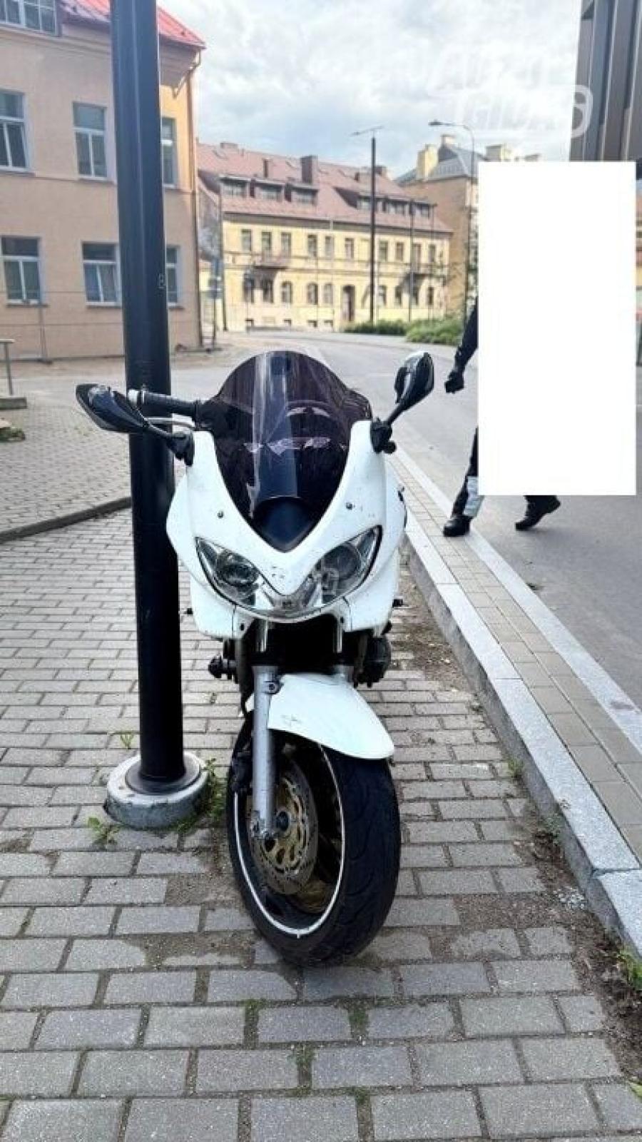 Suzuki Bandit 2003 Utena, ar dzinēja tilpumu 0.60 L un nobraukumu 0 tūkst. km par 750 €, foto 3 vietnē AUTOMOTO.COM.LV