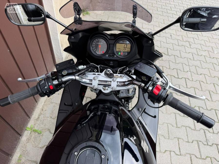 Suzuki Bandit 2007 Viļņa, ar dzinēja tilpumu 0.65 L un nobraukumu 33 tūkst. km par 3650 €, foto 6 vietnē AUTOMOTO.COM.LV