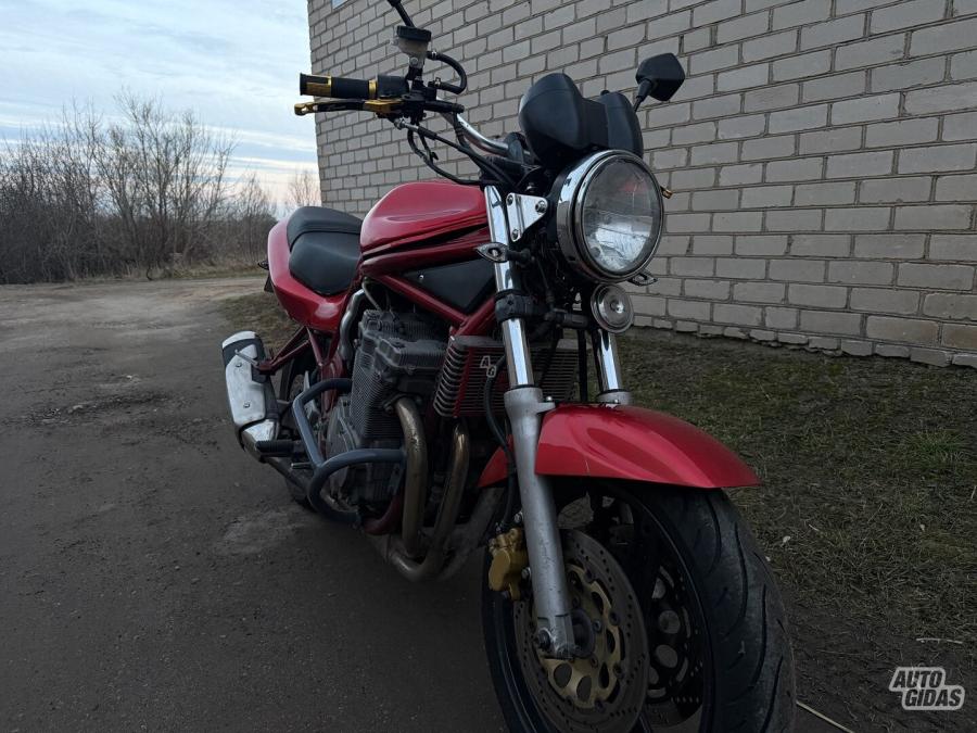 Sarkans Suzuki Bandit 1997 Viļņa, ar dzinēja tilpumu 0.60 L un nobraukumu 35 tūkst. km par 1250 €, foto 1 vietnē AUTOMOTO.COM.LV