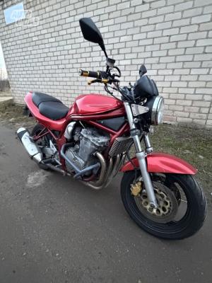 Sarkans Suzuki Bandit 1997 Viļņa, ar dzinēja tilpumu 0.60 L un nobraukumu 35 tūkst. km par 1250 €, foto 2 vietnē AUTOMOTO.COM.LV