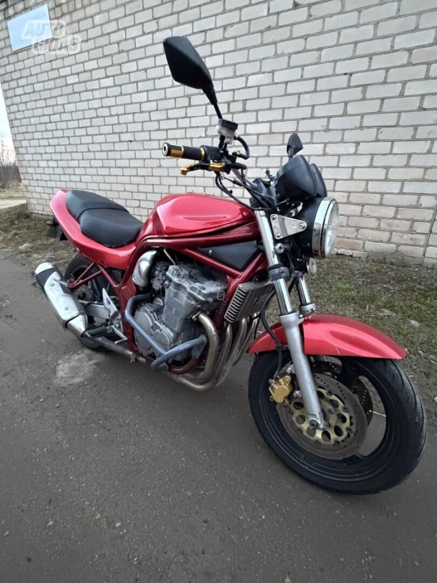 Sarkans Suzuki Bandit 1997 Viļņa, ar dzinēja tilpumu 0.60 L un nobraukumu 35 tūkst. km par 1250 €, foto 2 vietnē AUTOMOTO.COM.LV