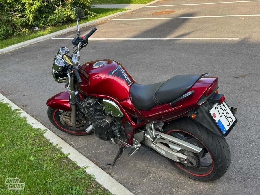 Sarkans Suzuki Bandit 1999 Kauņa, ar dzinēja tilpumu 1.20 L un nobraukumu 38 tūkst. km par 1550 €, foto 1 vietnē AUTOMOTO.COM.LV