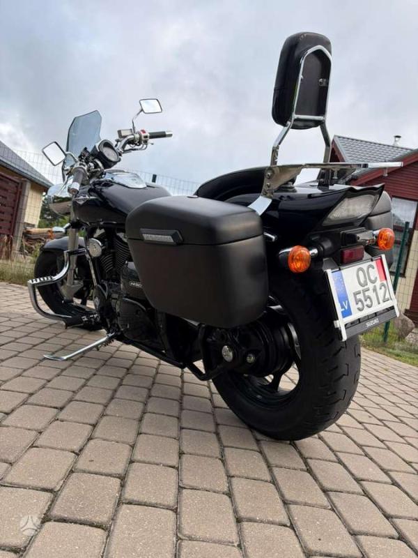 Melns Suzuki Boulevard 2005 Rīga, ar dzinēja tilpumu 0.81 L un nobraukumu 36 tūkst. km par 4000 €, foto 4 vietnē AUTOMOTO.COM.LV