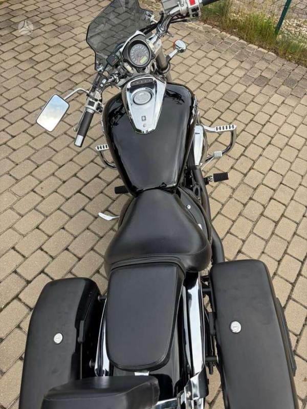 Melns Suzuki Boulevard 2005 Rīga, ar dzinēja tilpumu 0.81 L un nobraukumu 36 tūkst. km par 4000 €, foto 8 vietnē AUTOMOTO.COM.LV