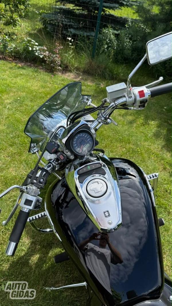Black Suzuki Boulevard 2005 in Riga, with an engine capacity of 0.00 L and mileage of 36 thousand km for 3990 €, photo 3 on AUTOMOTO.COM.LV