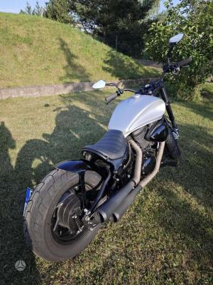 Melns Suzuki Boulevard 2005 Kauņa, ar dzinēja tilpumu 0.81 L un nobraukumu 8 tūkst. km par 5000 €, foto 3 vietnē AUTOMOTO.COM.LV