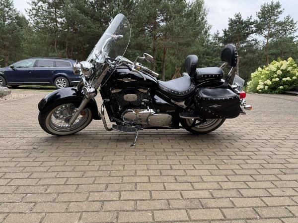 Black Suzuki Boulevard 2008 in Moletai, with an engine capacity of 0.80 L and mileage of 11 thousand km for 4750 €, photo 1 on AUTOMOTO.COM.LV