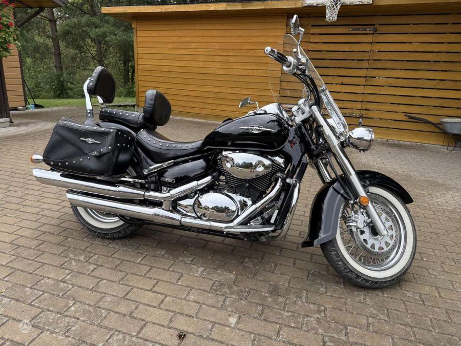 Black Suzuki Boulevard 2008 in Moletai, with an engine capacity of 0.80 L and mileage of 11 thousand km for 4750 €, photo 5 on AUTOMOTO.COM.LV