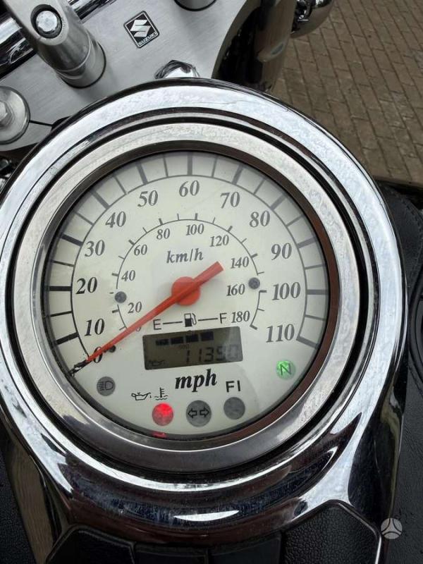Black Suzuki Boulevard 2008 in Moletai, with an engine capacity of 0.80 L and mileage of 11 thousand km for 4750 €, photo 9 on AUTOMOTO.COM.LV