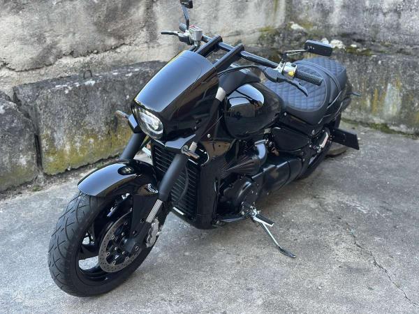 Black Suzuki Boulevard 2013 in Kaunas, with an engine capacity of 1.80 L and mileage of 10 thousand km for 11500 €, photo 3 on AUTOMOTO.COM.LV
