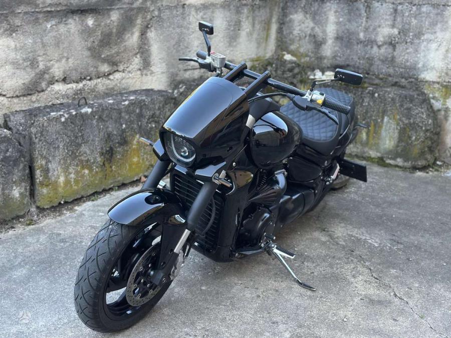 Black Suzuki Boulevard 2013 in Kaunas, with an engine capacity of 1.80 L and mileage of 10 thousand km for 11500 €, photo 7 on AUTOMOTO.COM.LV