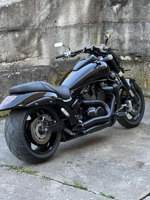 Black Suzuki Boulevard 2013 in Kaunas, with an engine capacity of 1.80 L and mileage of 10 thousand km for 11500 €, photo 8 on AUTOMOTO.COM.LV