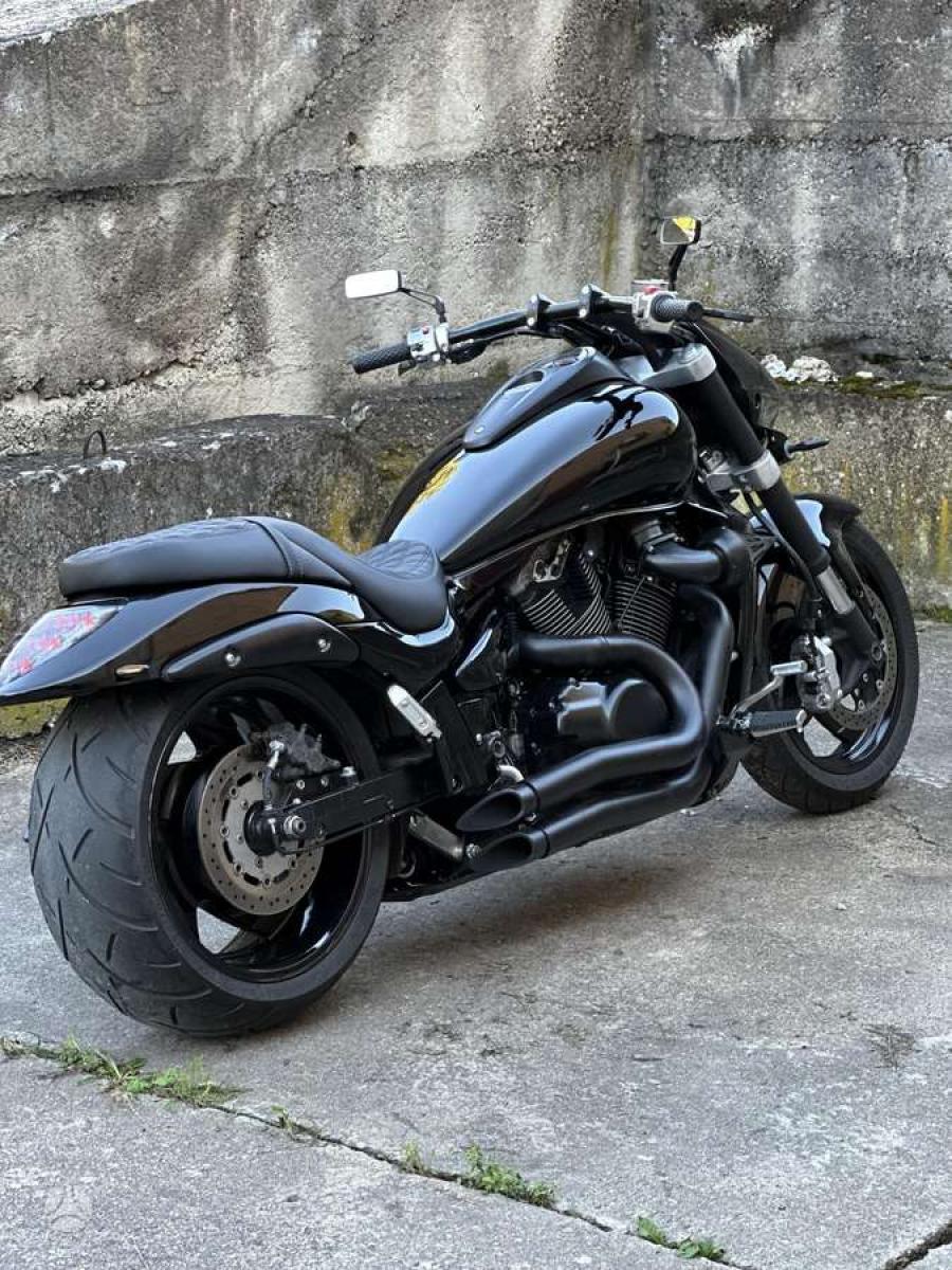 Black Suzuki Boulevard 2013 in Kaunas, with an engine capacity of 1.80 L and mileage of 10 thousand km for 11500 €, photo 8 on AUTOMOTO.COM.LV