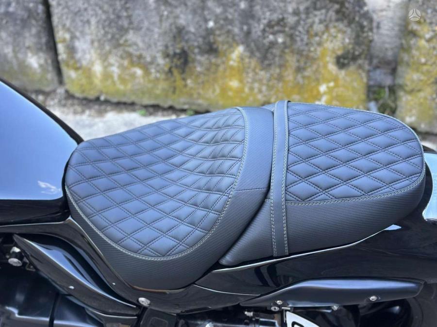 Black Suzuki Boulevard 2013 in Kaunas, with an engine capacity of 1.80 L and mileage of 10 thousand km for 11500 €, photo 10 on AUTOMOTO.COM.LV