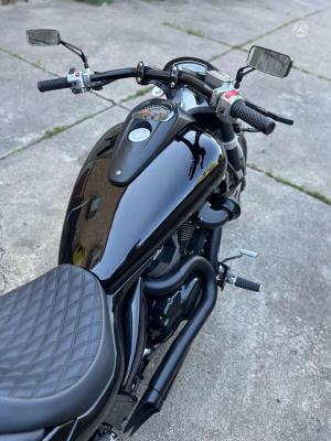 Black Suzuki Boulevard 2013 in Kaunas, with an engine capacity of 1.80 L and mileage of 10 thousand km for 11500 €, photo 11 on AUTOMOTO.COM.LV