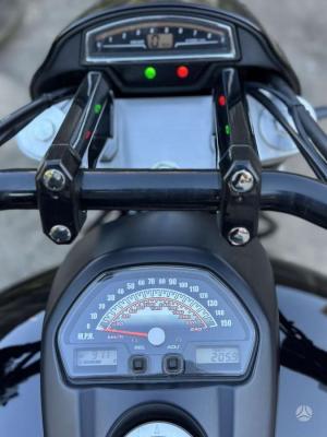 Black Suzuki Boulevard 2013 in Kaunas, with an engine capacity of 1.80 L and mileage of 10 thousand km for 11500 €, photo 12 on AUTOMOTO.COM.LV
