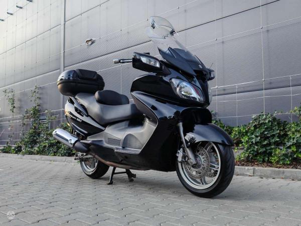 Melns Suzuki Burgman 2008 Klaipėda, ar dzinēja tilpumu 0.65 L un nobraukumu 33 tūkst. km par 3000 €, foto 1 vietnē AUTOMOTO.COM.LV