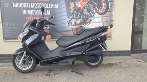 Melns Suzuki Burgman 2008 Panevēža, ar dzinēja tilpumu 0.20 L un nobraukumu 14 tūkst. km par 1450 €, foto 5 vietnē AUTOMOTO.COM.LV