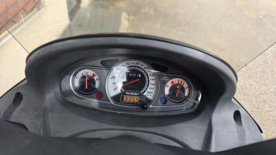 Melns Suzuki Burgman 2008 Panevēža, ar dzinēja tilpumu 0.20 L un nobraukumu 14 tūkst. km par 1450 €, foto 7 vietnē AUTOMOTO.COM.LV