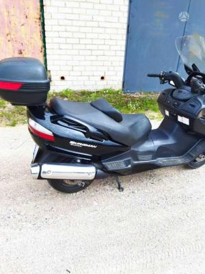 Melns Suzuki Burgman 2011 Utena, ar dzinēja tilpumu 0.65 L un nobraukumu 44 tūkst. km par 2100 €, foto 4 vietnē AUTOMOTO.COM.LV
